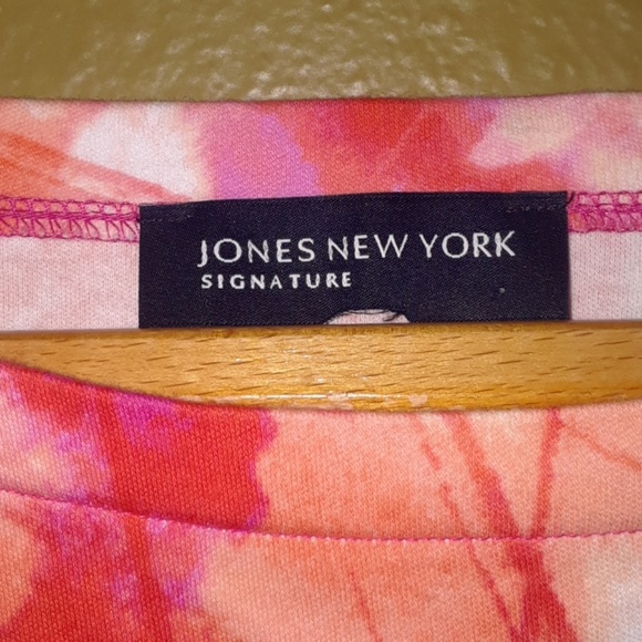 Jones New York | Tops | 52 Jones New York Signature Womans Top Euc ...